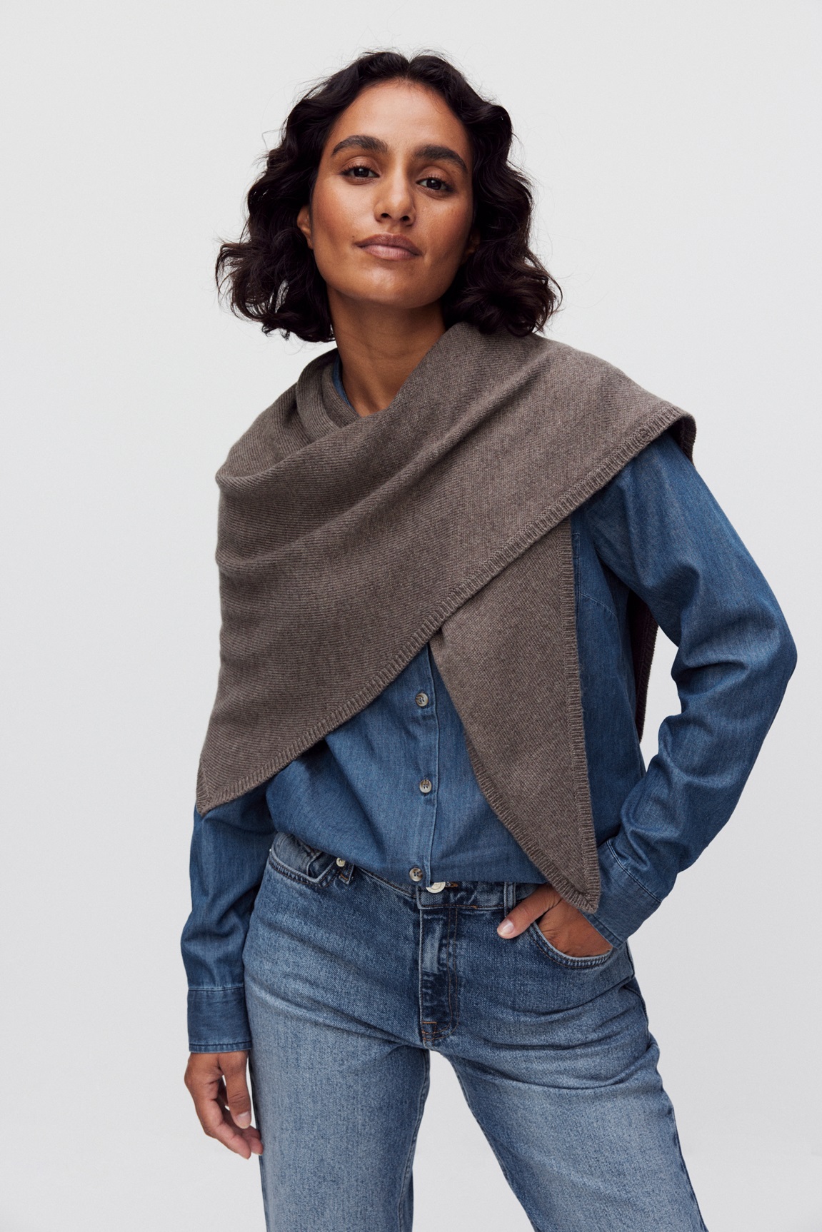 Dobber Toni Triangle Scarf Taupe | MQ Marqet