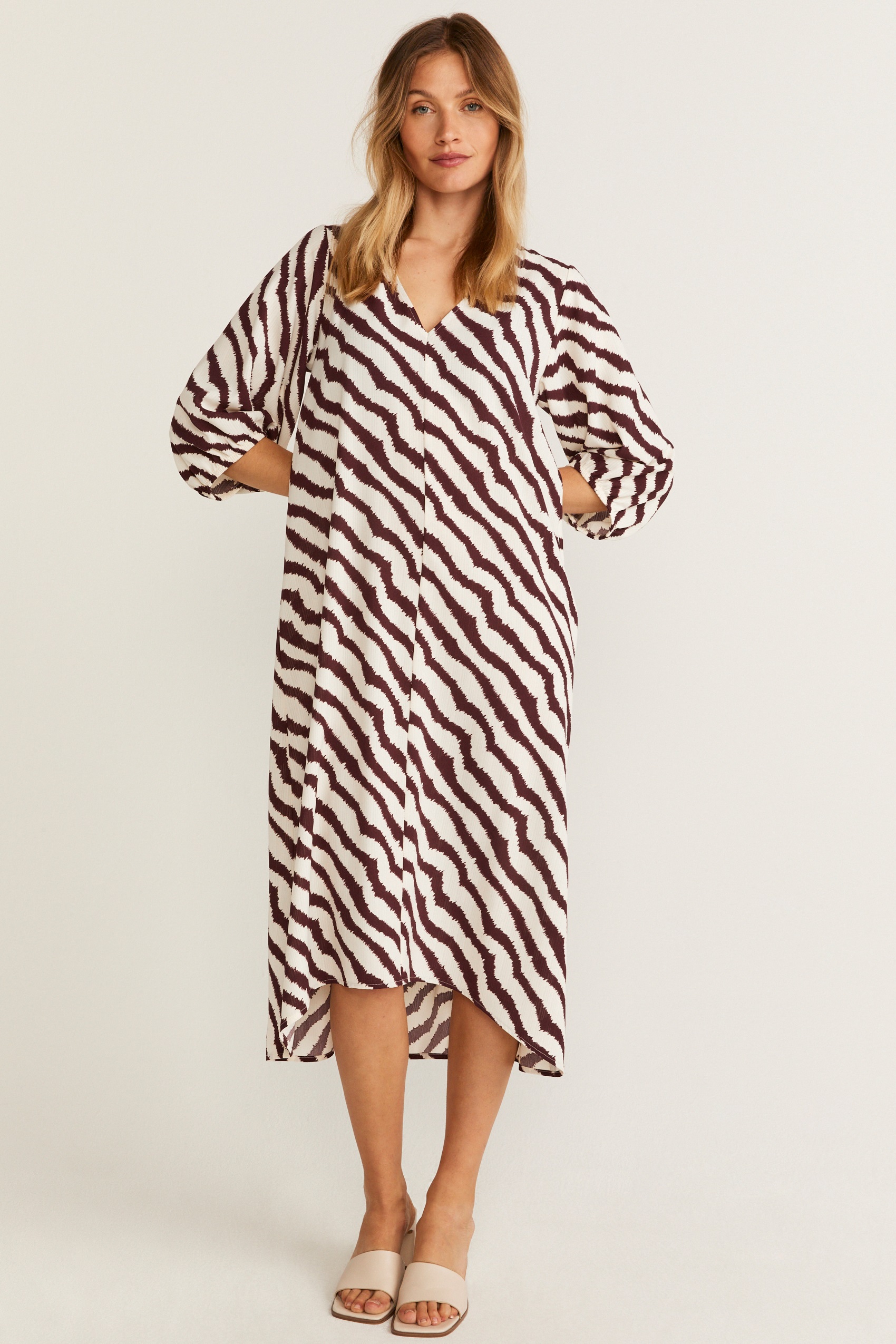 Dobber Vivvi Dress Dizzy Str Ruby | MQ Marqet