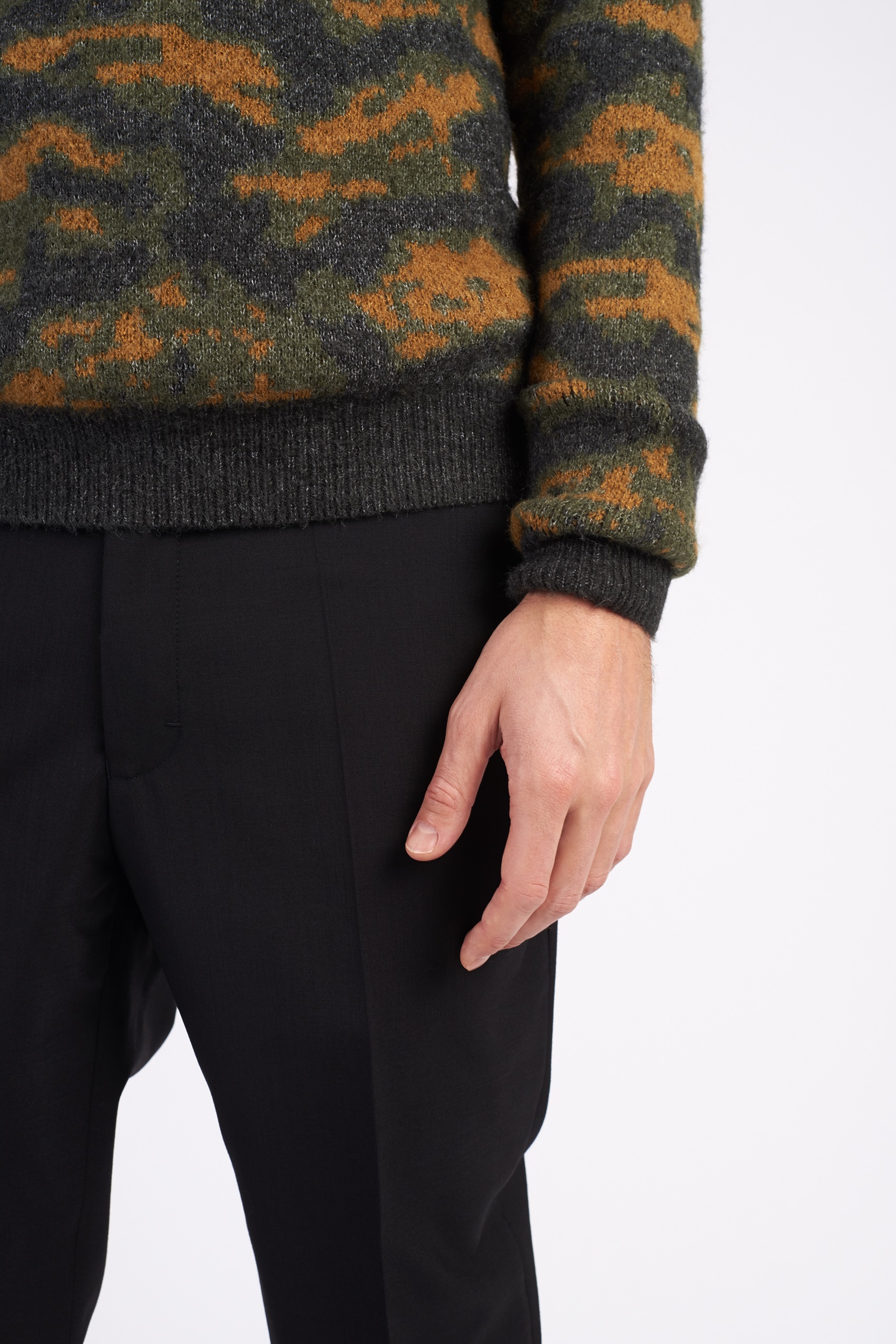 Bläck Bruce Pattern C-neck Antracite Mel | MQ Marqet